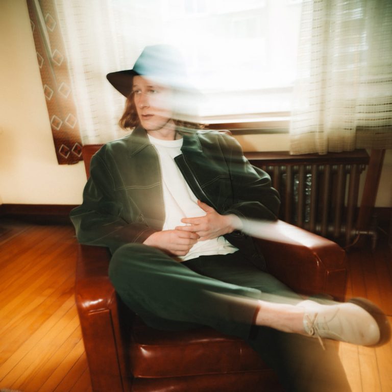 Nouvel extrait «Je ferme la porte» de Félix Lemelin – Local9